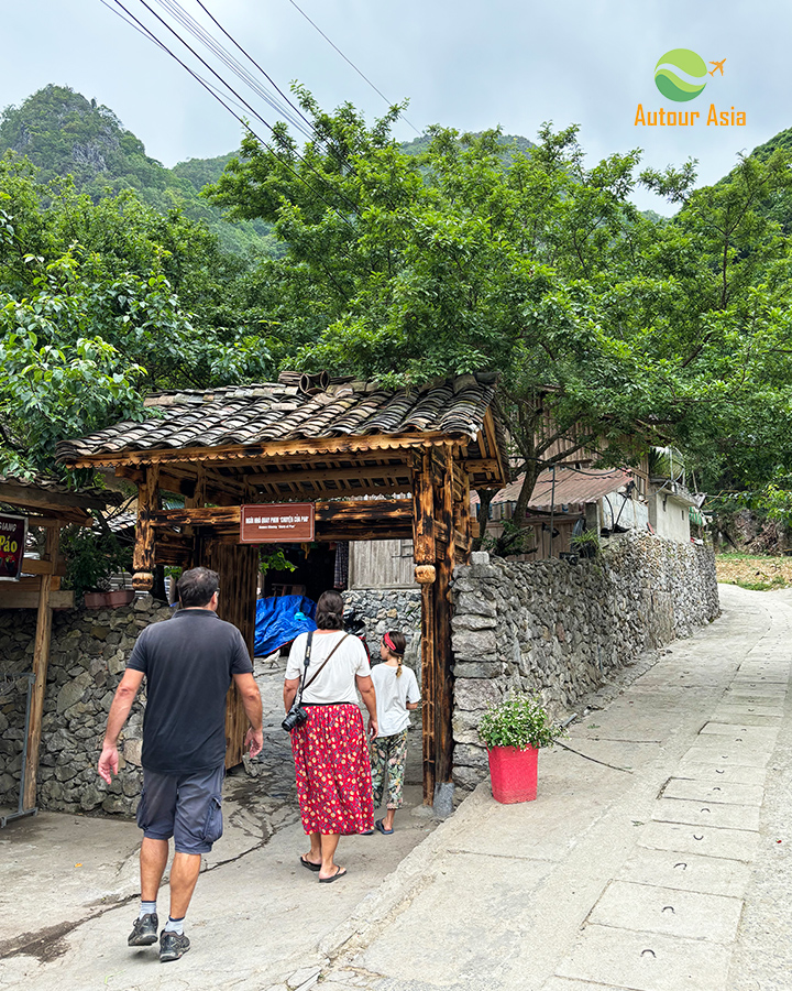 Visit Chuôn Ngọ village, Quang Phu Cau village, Bat Trang pottery