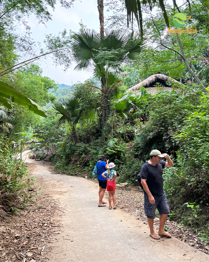 Visit Chuôn Ngọ village, Quang Phu Cau village, Bat Trang pottery